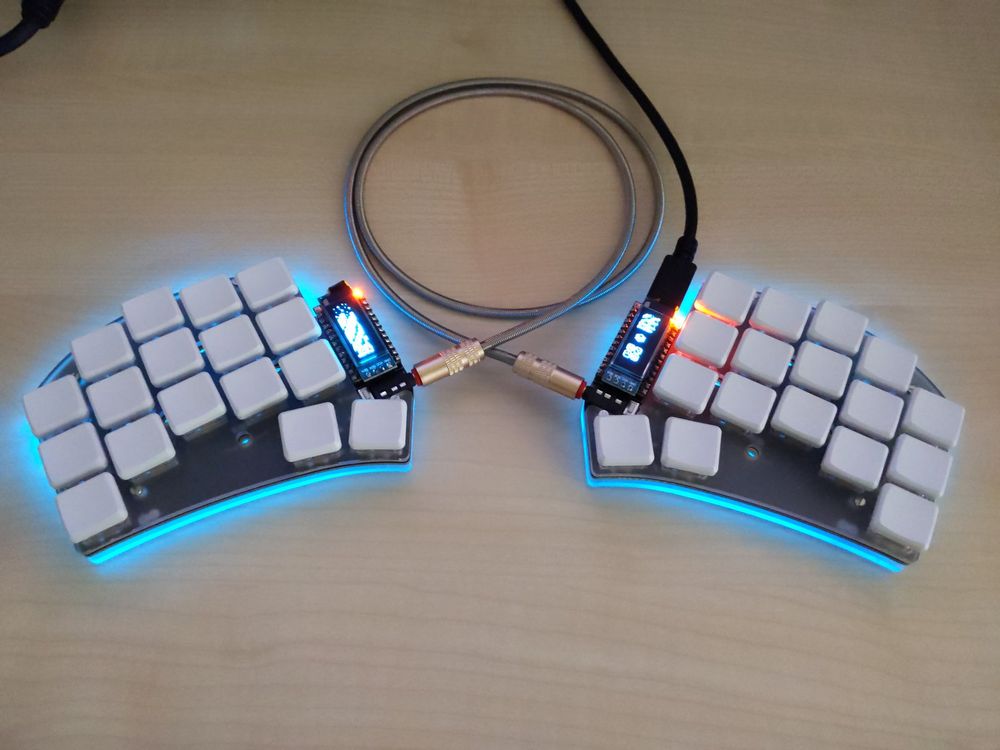 Aurora Sweep Split Keyboard (Gebraucht) in Dietikon für CHF 74 – mit ...