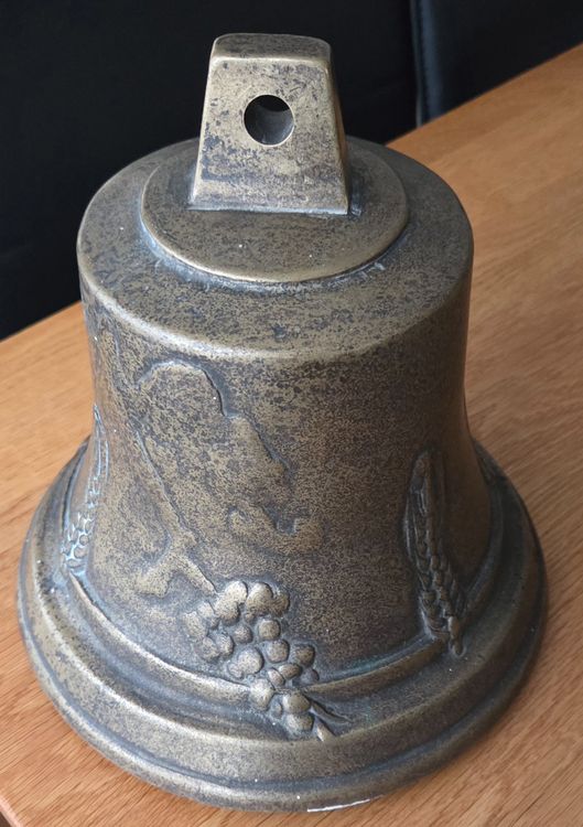 Wunderschöne, alte, schwere Glocke mit super Ton. 25 x 25 cm (Gebraucht ...