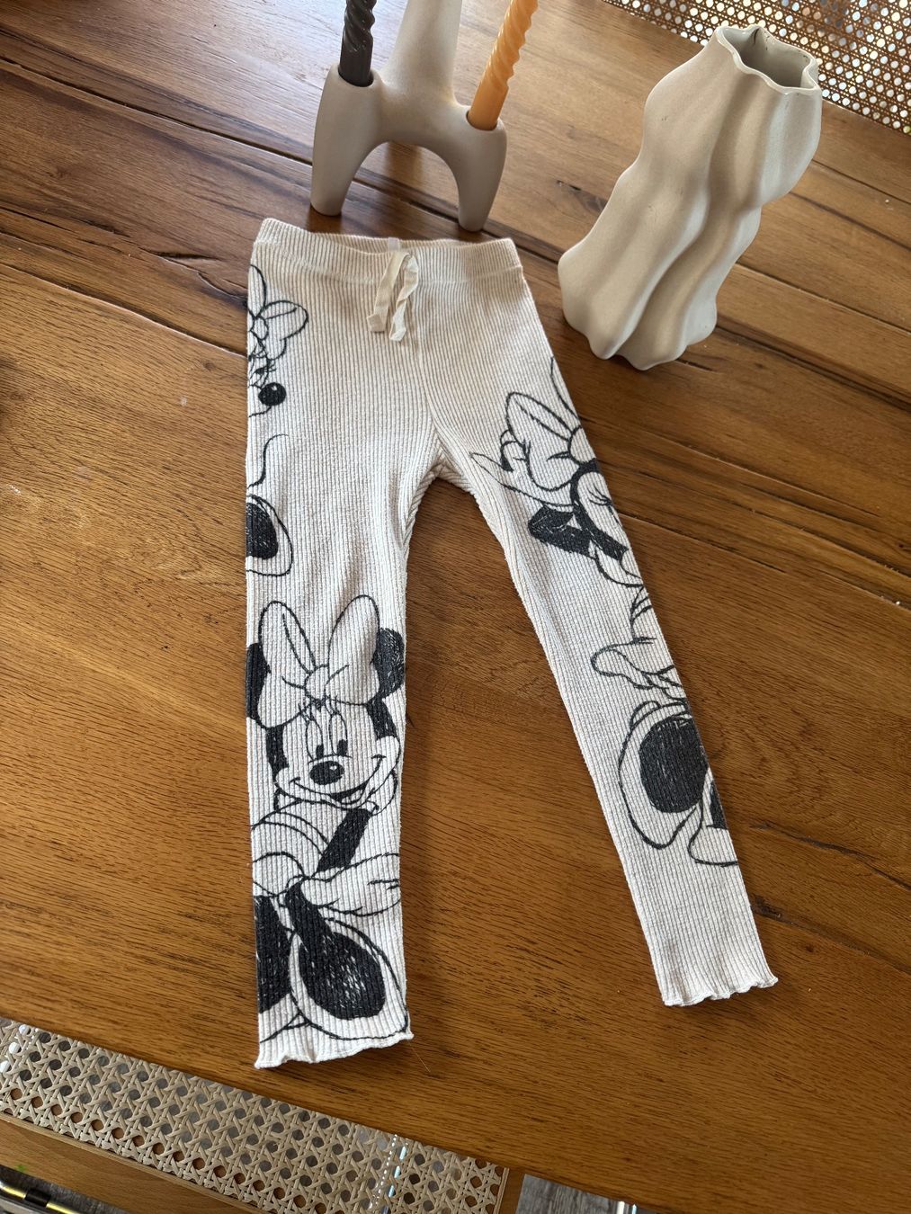 ZARA X MINNIE DISNEY 🐭 💕 Leggings côtelés 104 (D'occasion) à Muraz (Collombey) pour CHF 6 – avec ...