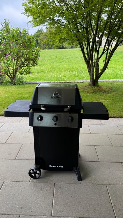 Gasgrill Broil King Gem 310 mit Gusseisen-Rost (Gebraucht) in Egg b. Zürich für CHF 180 – nur ...