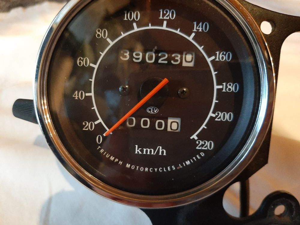 Tacho Motorradtacho Geschwindigkeitsanzeige TRIUMPH km/h (Gebraucht) in ...