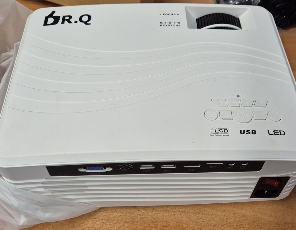 Kompakter DR.Q LED Beamer für Heimkino (Gebraucht) in Liestal für CHF ...