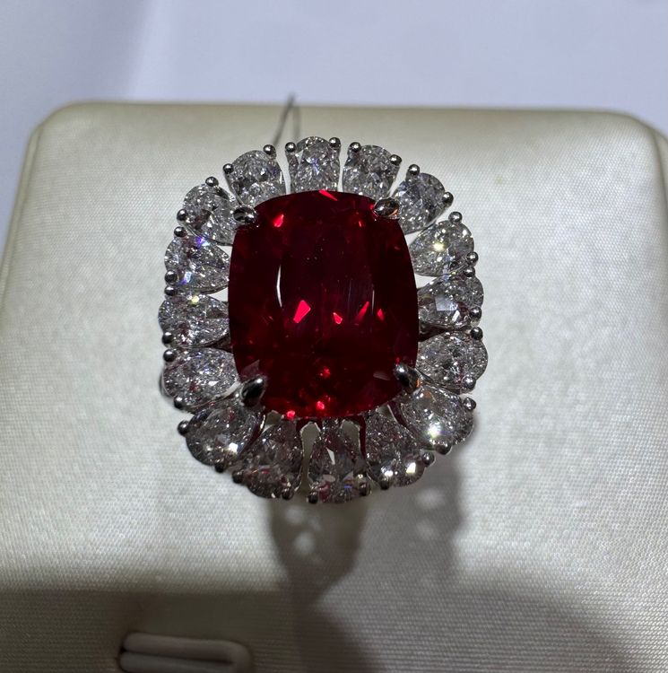 Pigeon Blood Platinum 4.60 Lab Ruby mit GRC (Neu und originalverpackt ...