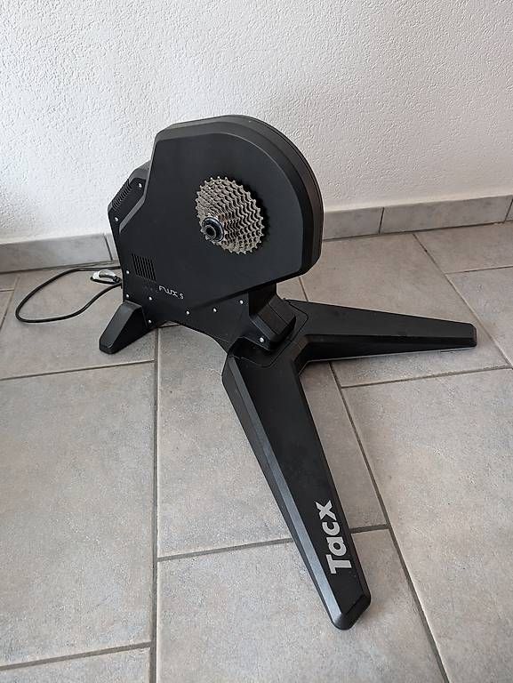 Smart Rollentrainer Tacx Flux S (Gebraucht) in RÜTIHOF für CHF 390 ...