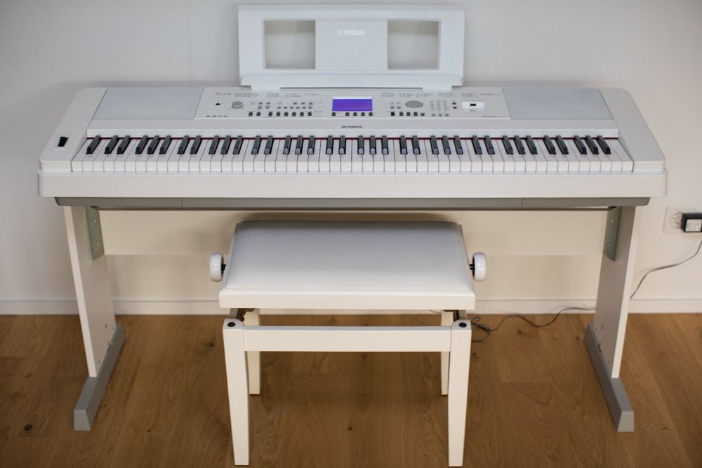 Yamaha Digital Piano DGX-650 (ePiano, Hybrid-Klavier) (Neu (gemäss Beschreibung)) in ...