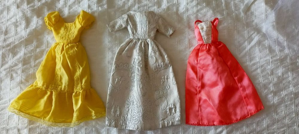 3 Original Barbie Vintage Kleider (Gebraucht) in Neuhausen für CHF 13 ...