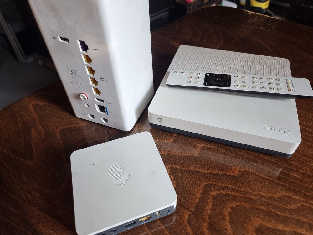 Swisscom Router und TV Box (Gebraucht) in Hinterkappelen für CHF 1 ...