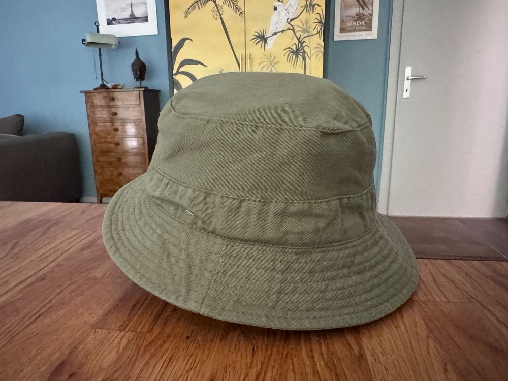 Chapeau bob kaki CARNAVAL DE VENISE Genève 59 cm (Gebraucht) in Genève ...