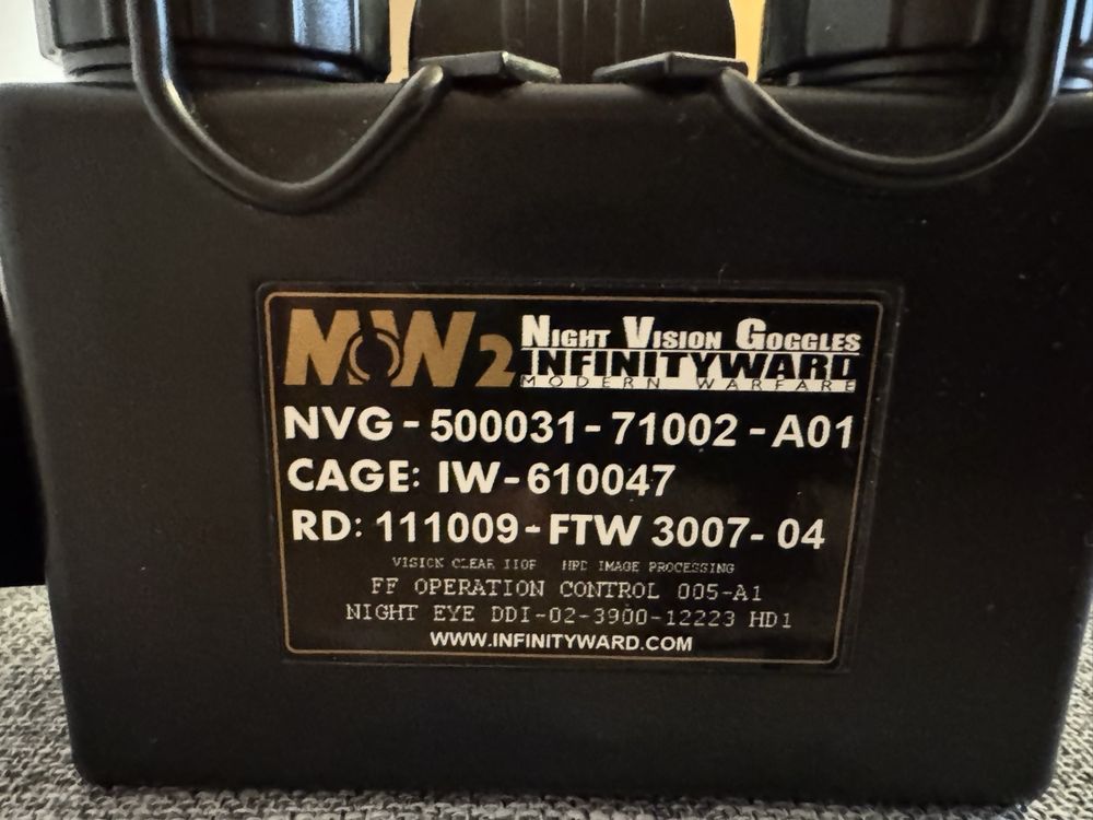 Original MW2 Nachtsichtgerät/Night Vision Goggles (Gebraucht) in Rüti ...