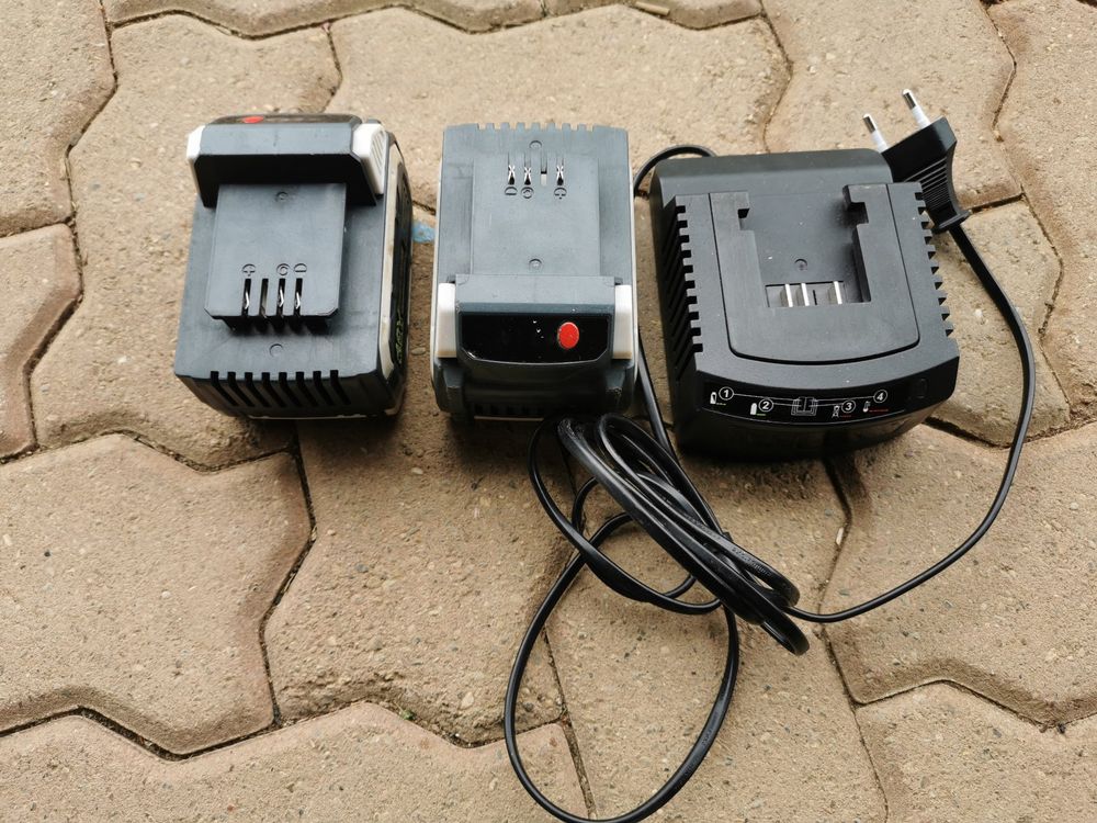 2 Lithium-Ionen II Akku 40 V/ 2.5Ah mit Ladegerät Landi (Gebraucht) in ...