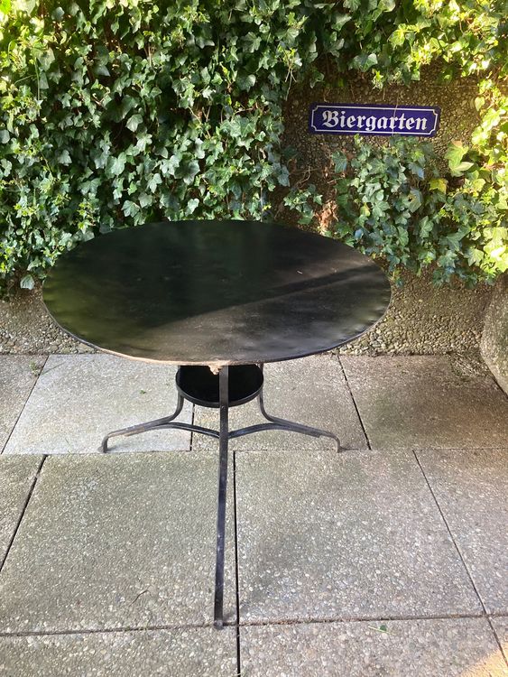 Runder alter antiker Eisen Gartentisch, Blechtisch Tisch (Gebraucht) in ...