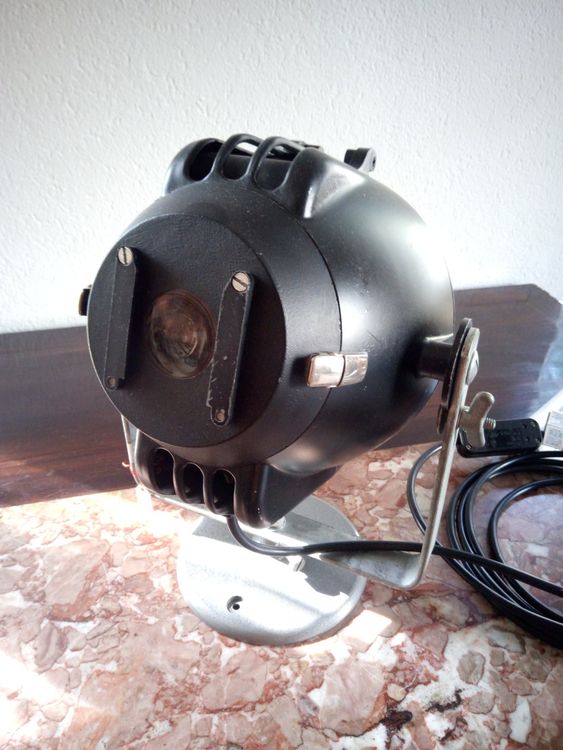 Strand Electric Theater Scheinwerfer (Gebraucht) in Zürich für CHF 50 – mit Lieferung auf ...