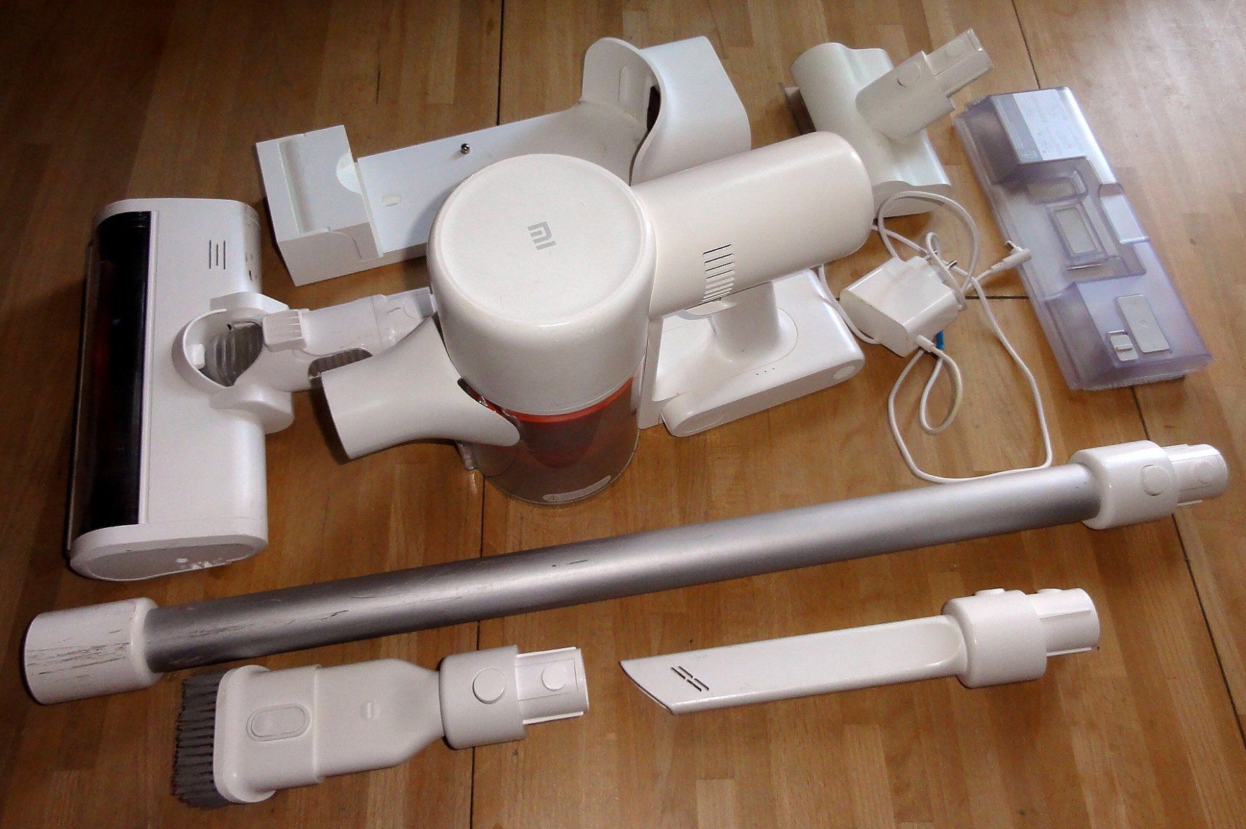 Xiaomi Akkusauger mit Ladekabel und div. Düsen - Akku leer (Defekt) in ...