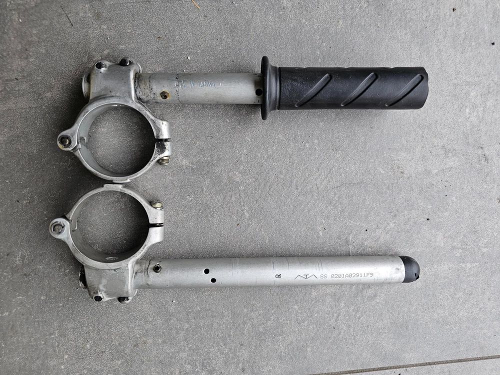 Ducati 748 916 996 998 Lenkerstummel (Gebraucht) in Visp für CHF 50 – mit Lieferung auf Ricardo ...