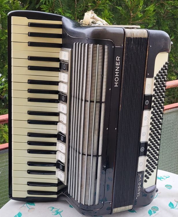 Accordéon hohner Tango VM 4 voix (D'occasion) à Penthalaz pour CHF 500 ...