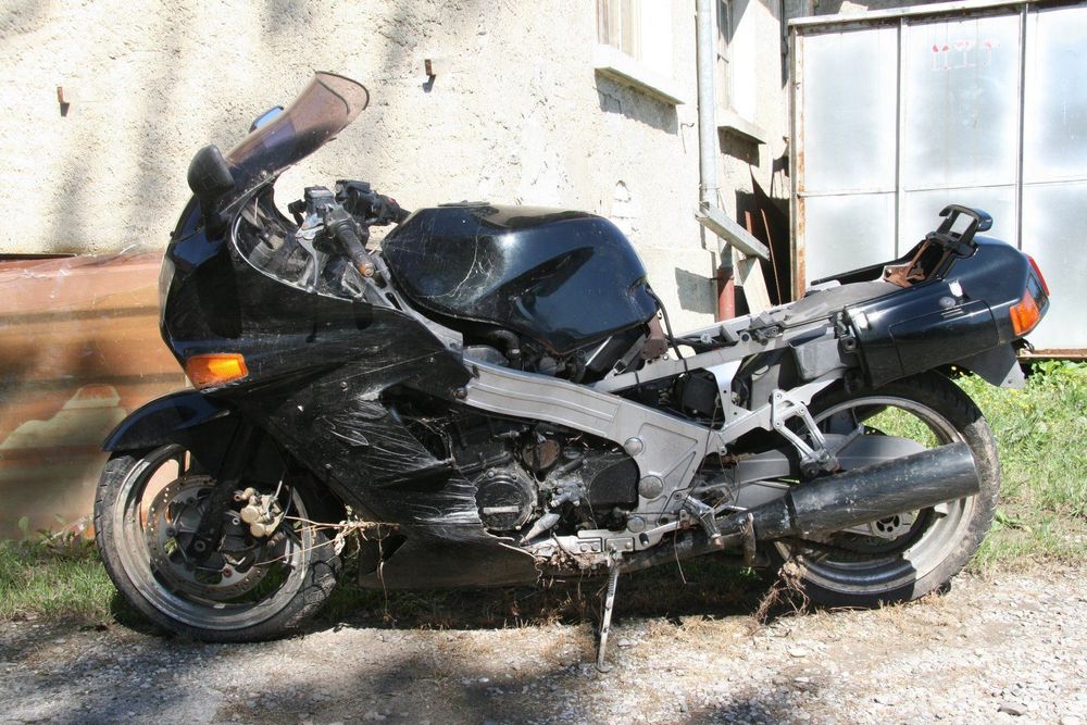 Kawasaki ZXT 1000 (Gebraucht) in Hallau für CHF 32 – nur Abholung auf ...