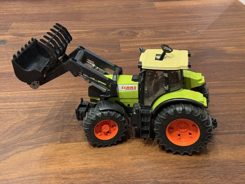 Bruder Claas Atles 936 RZ Traktor mit Frontlader (Gebraucht) in ...