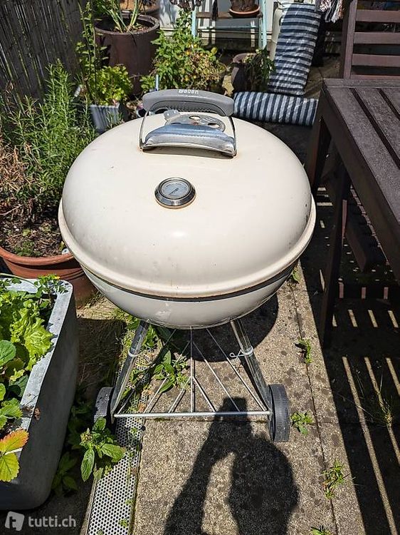 Weber Holzkohlegrill (Gebraucht) in Jona für CHF 1 – nur Abholung auf Ricardo kaufen