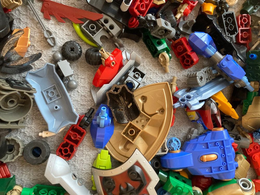 1 Kg vorwiegend Lego Bionicel Teile ab 1 Franken | Kaufen auf Ricardo