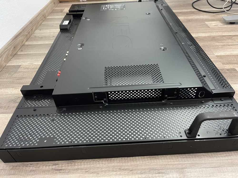 NEC MultiSync P462 46 Zoll Profi Bildschirm Display Monitor (Gebraucht ...