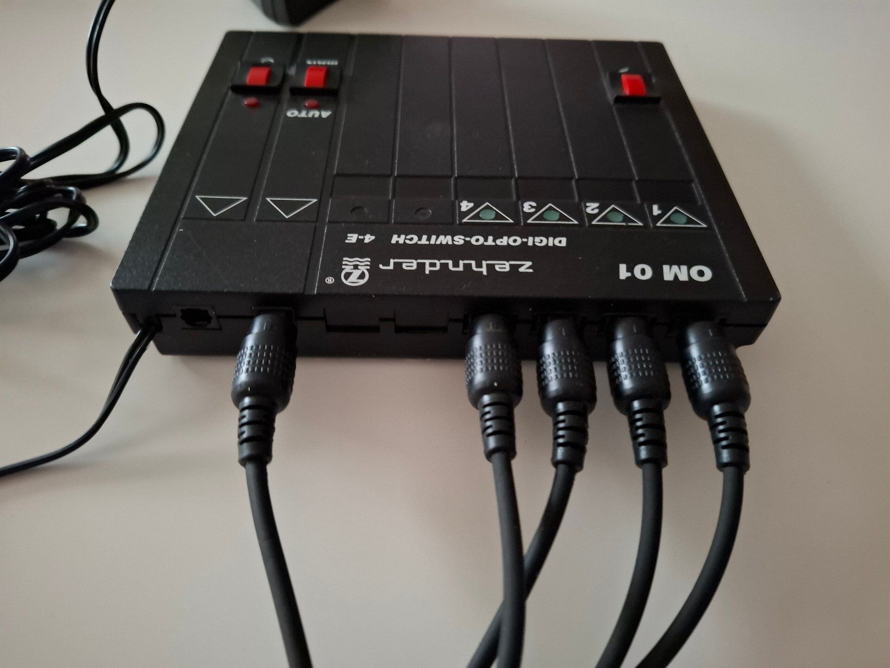 Digital Switch Fiber Optic 5 câbles Fibre optique TosLink (d (Gebraucht ...