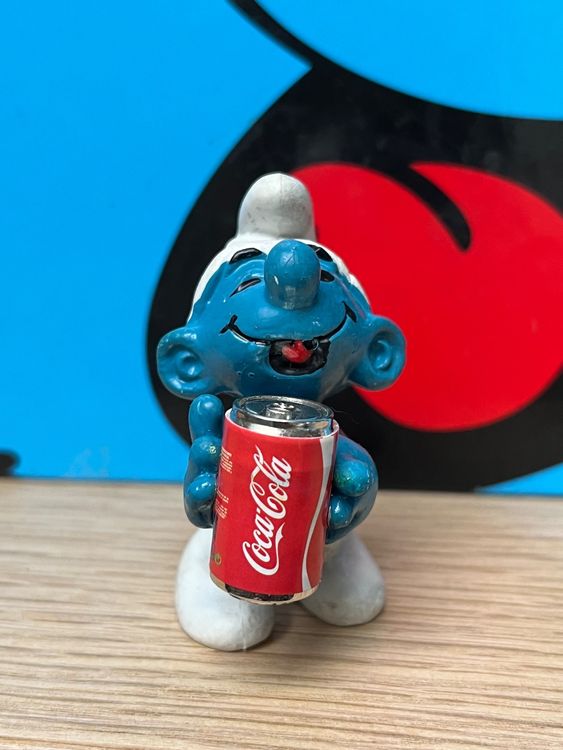 Schlumpf mit Cola-Dose (Neu (gemäss Beschreibung)) in Lyss für CHF 8 – mit Lieferung auf Ricardo ...