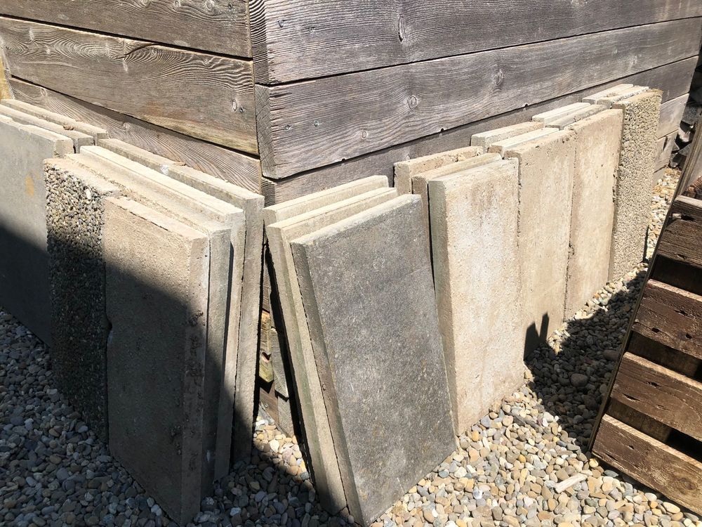 23 Gartenplatten 50x25 cm (Gebraucht) in für CHF 9 – nur Abholung auf ...
