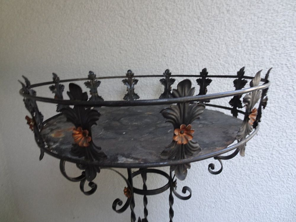 Antike Jardiniere Blumenständer Eisen mit Kupferrosetten | Kaufen auf Ricardo