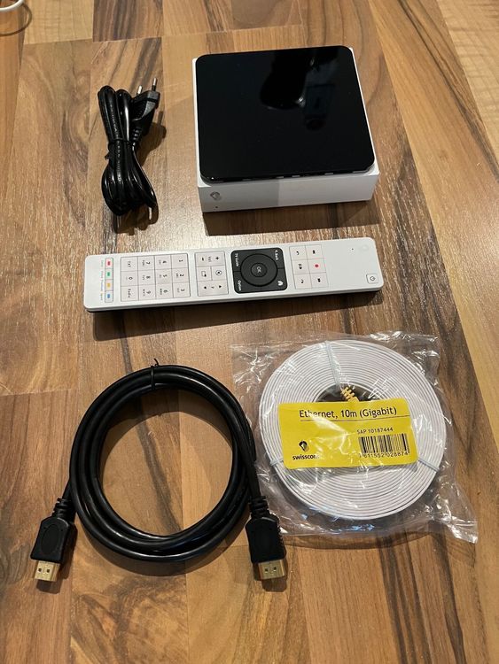 Swisscom TV Box 2 mit Fernbedienung, Strom- & Netzwerk-Kabel (Gebraucht ...