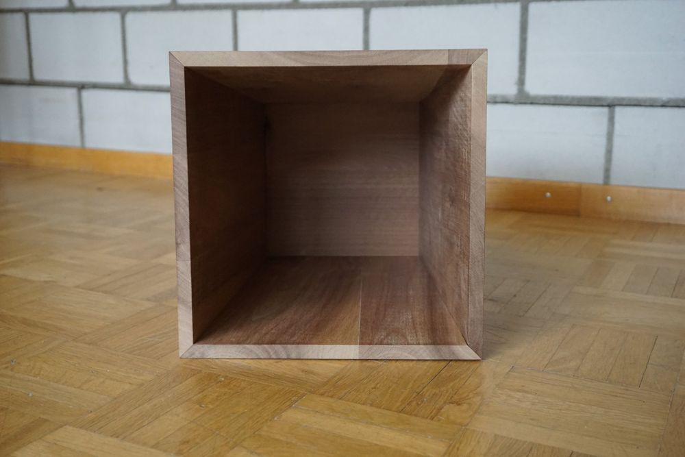 Deko-Box aus Massiv Holz Nussbaum (Neu und originalverpackt) in Giswil ...