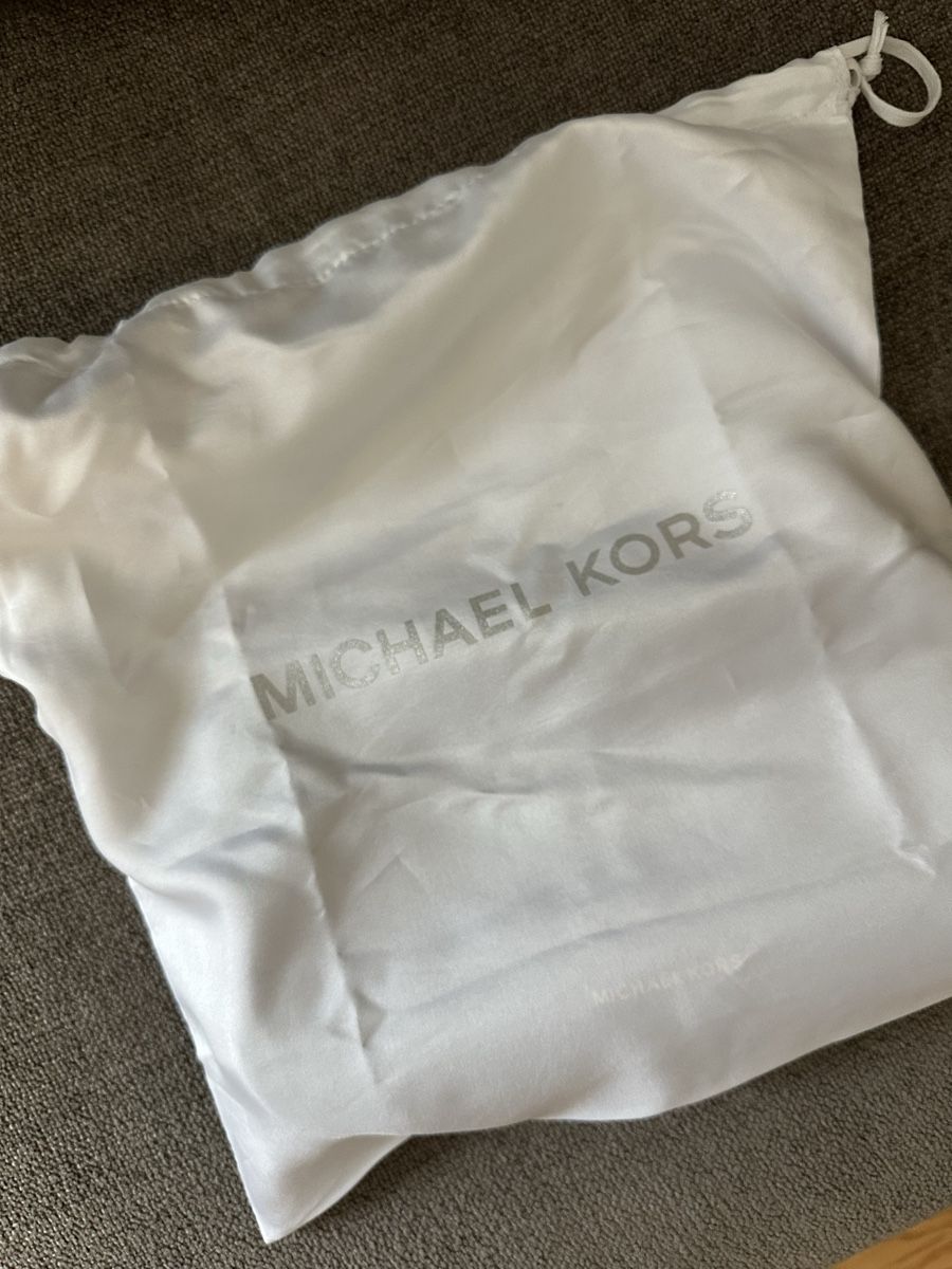 Michael Kors Baguette Bag, Black Leather, Gold Chain 👜 (Gebraucht) in ...