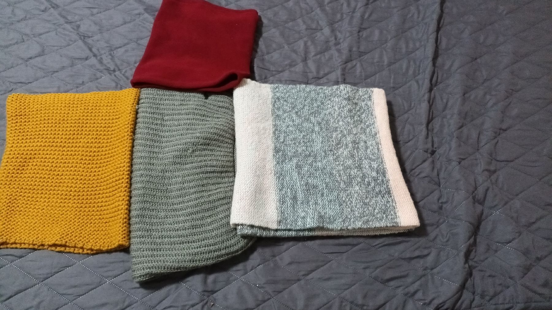 4 Schal (Gebraucht) in chur für CHF 16.5 – mit Lieferung auf Ricardo kaufen