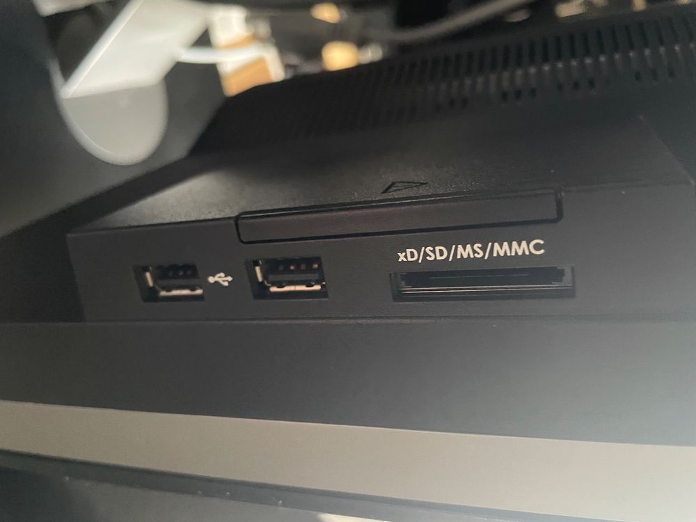 Dell 24 Zoll Ultrasharp U2410 Monitor | Kaufen auf Ricardo