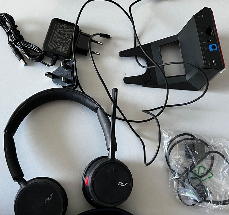 Plantronics Voyager V4220 CD Office 2 Way Base USB A (Gebraucht) in für ...