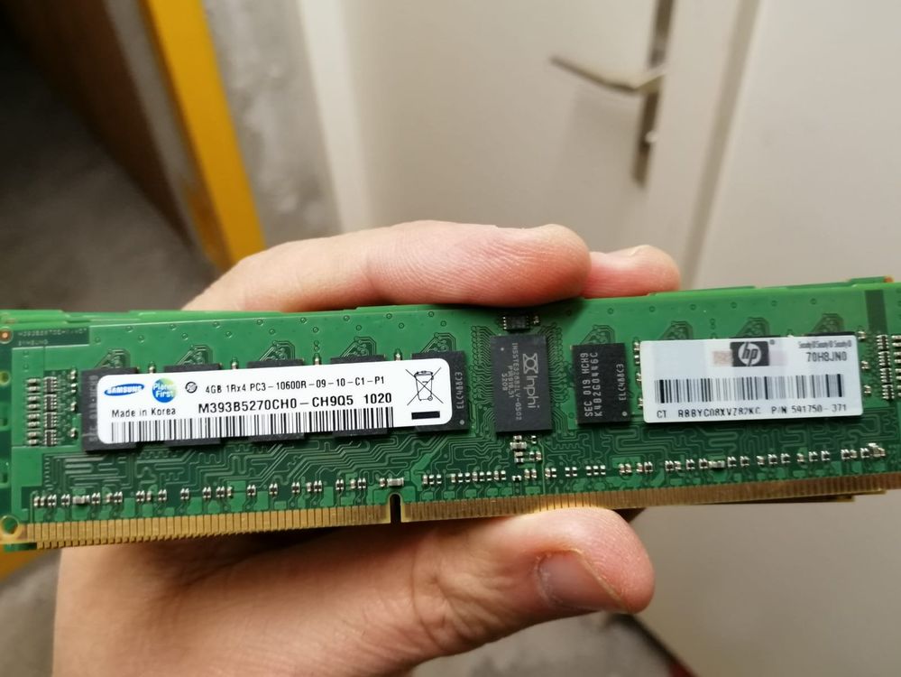 Barrette RAM 4GB pour serveur HP Itanium (Gebraucht) in Genève für CHF ...