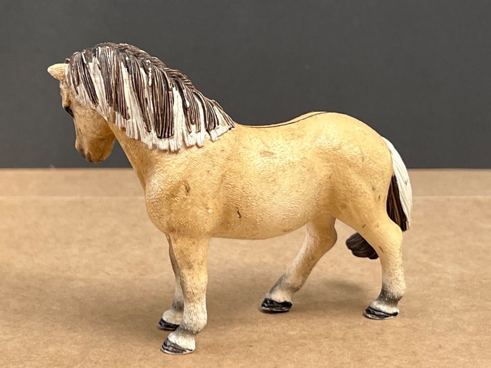 2 Schleich Fjordpferde Fjord Pferd Stute Hengst Pferde (Gebraucht) in Ennetbaden für CHF 10 ...