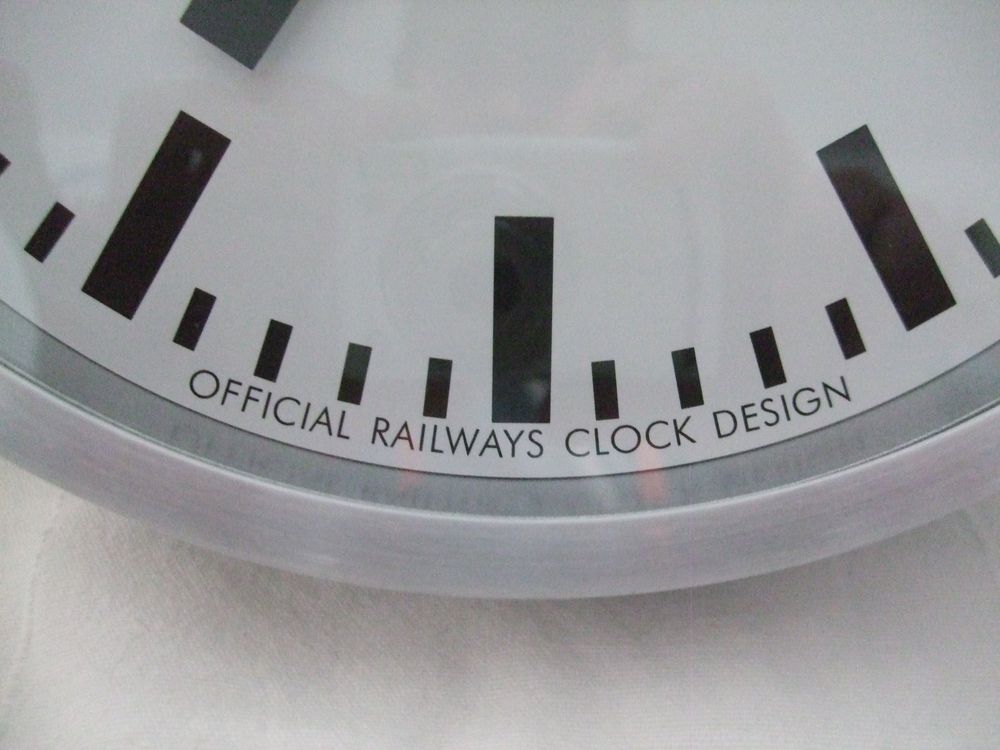 Mondaine SBB CFF FFS Wanduhr Official Railways Clock Design (Gebraucht ...