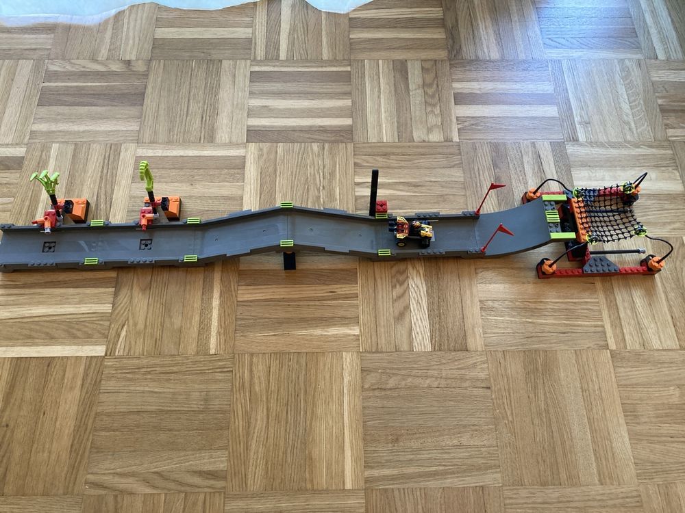 Stunt Race Track - Lego - 4586 (Gebraucht) in luzern für CHF 7 – mit ...