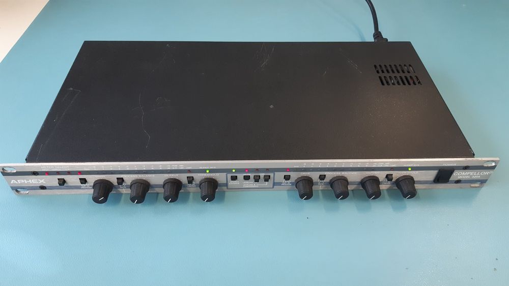 Aphex Compellor 320A Compressor/Leveler/Limiter (Gebraucht) in ...