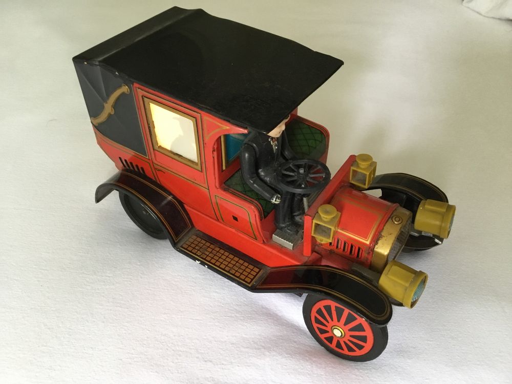 Blech Auto Taxi 60 Jahre Vintage (Defekt) in Laufen für CHF 15 – mit ...