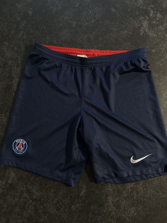 Short du PSG (D'occasion) à Bôle pour CHF 10 – avec livraison | Acheter ...