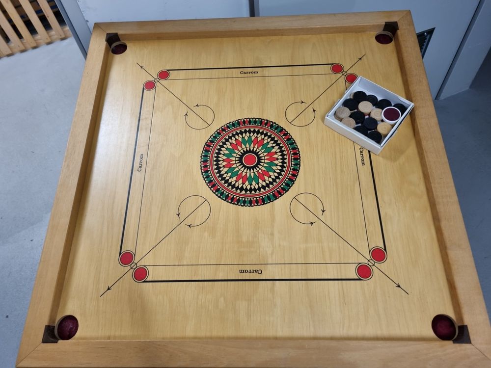 Carrom Brettspiel (Finger-Billard) (Gebraucht) in für CHF 87 – nur ...