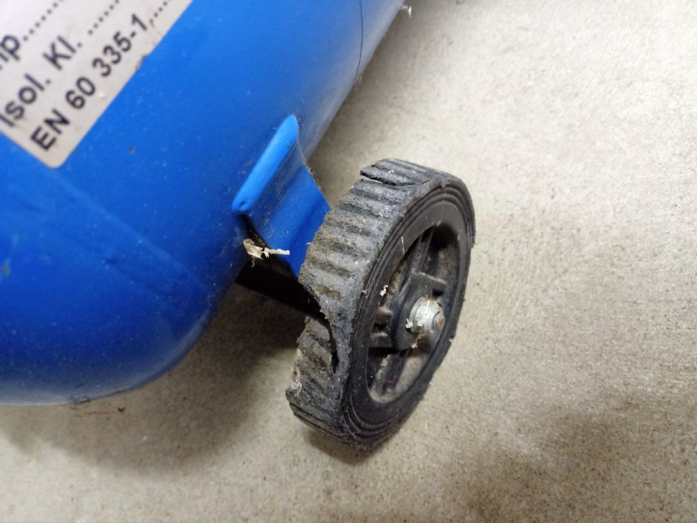 Tool Air Kompressor, 1.1kW, 230V Defekt (Defekt) in Flamatt für CHF 15 ...