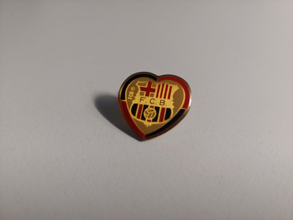 Pin FC Barcelona (Neu (gemäss Beschreibung)) in Wil SG für CHF 4 – mit ...