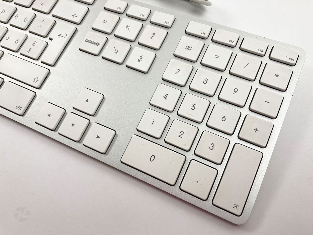 Apple A1243 USB Keyboard Tastatur Alu Silber Zahlenblock (Gebraucht) in ...