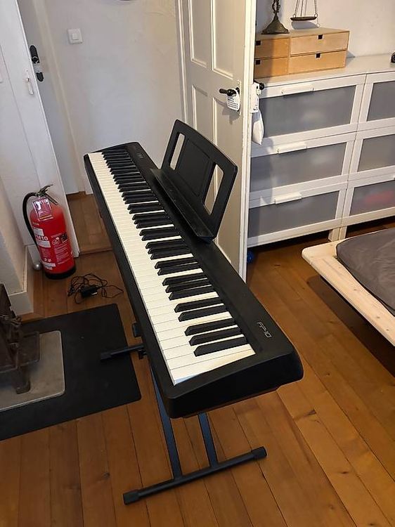 Keyboard Roland FP-10 - Super Zustand mit Ständer (Gebraucht) in Genève ...