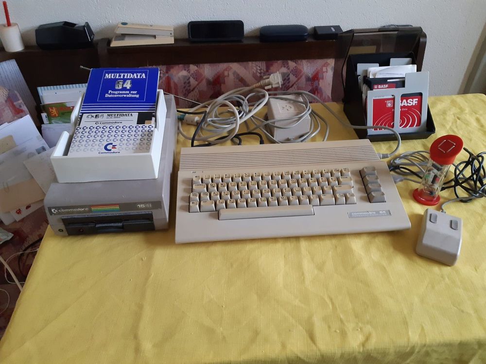 C64 COMMODORE (Gebraucht) in Hüttwilen für CHF 200 – mit Lieferung auf ...