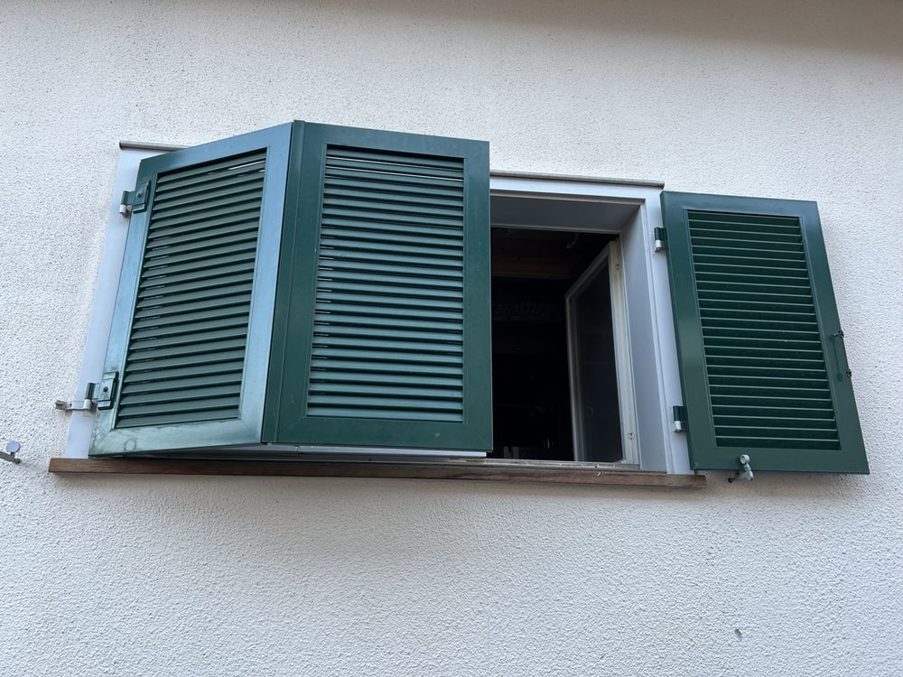 Fensterladen Grün Aluminium (Gebraucht) in Mels für CHF 15 – nur ...