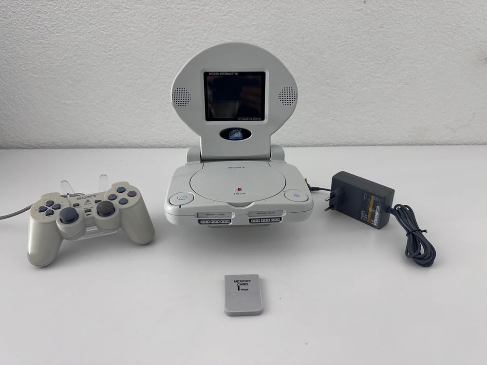 Sony PlayStation 1 mit Monitor sehr selten rar ab 1.- (Gebraucht) in ...