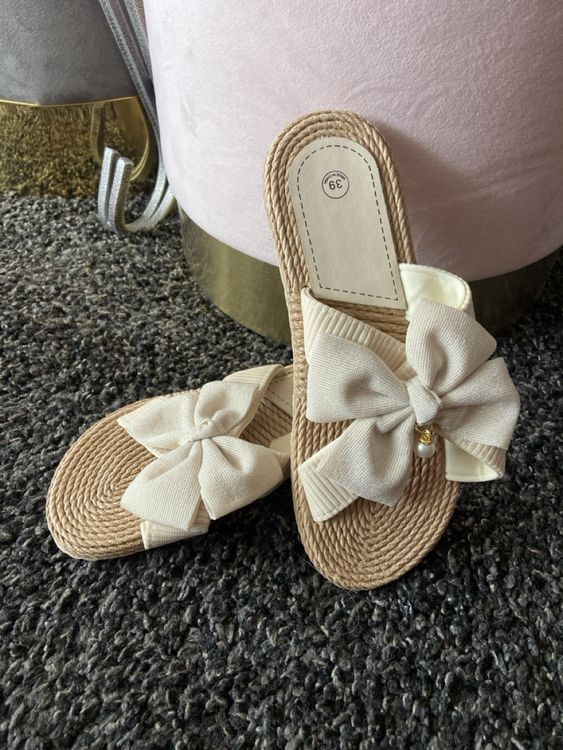 NEU Sandalen Beige gr. 39 (Neu und originalverpackt) in Kriens für CHF 5 – mit Lieferung auf ...